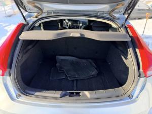 Grey Volvo V40 2012 in Riga, with an engine capacity of 1.60 L and mileage of 122 thousand km for 8500 €, photo 6 on AUTOMOTO.COM.LV
