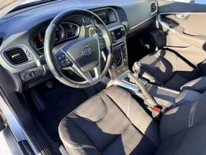 Grey Volvo V40 2012 in Riga, with an engine capacity of 1.60 L and mileage of 122 thousand km for 8500 €, photo 10 on AUTOMOTO.COM.LV