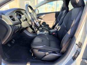 Grey Volvo V40 2012 in Riga, with an engine capacity of 1.60 L and mileage of 122 thousand km for 8500 €, photo 11 on AUTOMOTO.COM.LV