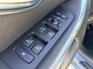 Grey Volvo V40 2012 in Riga, with an engine capacity of 1.60 L and mileage of 122 thousand km for 8500 €, photo 12 on AUTOMOTO.COM.LV