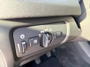 Grey Volvo V40 2012 in Riga, with an engine capacity of 1.60 L and mileage of 122 thousand km for 8500 €, photo 13 on AUTOMOTO.COM.LV