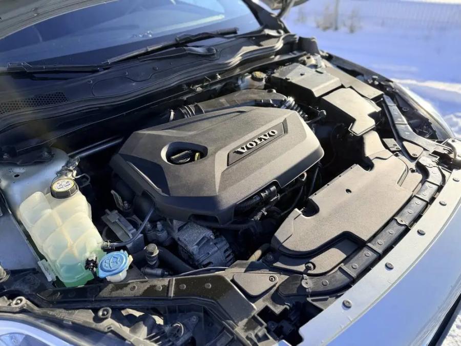Grey Volvo V40 2012 in Riga, with an engine capacity of 1.60 L and mileage of 122 thousand km for 8500 €, photo 25 on AUTOMOTO.COM.LV