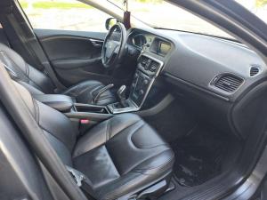 Grey Volvo V40 2012 in Kaunas, with an engine capacity of 1.98 L and mileage of 288 thousand km for 5200 €, photo 13 on AUTOMOTO.COM.LV