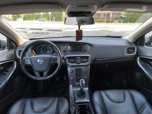 Grey Volvo V40 2012 in Kaunas, with an engine capacity of 1.98 L and mileage of 288 thousand km for 5200 €, photo 14 on AUTOMOTO.COM.LV