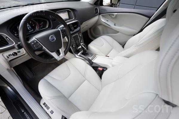 Grey Volvo V40 2013 in Jelgava, with an engine capacity of 2.00 L and mileage of 235 thousand km for 10000 €, photo 11 on AUTOMOTO.COM.LV