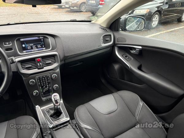 Pelēks Volvo V40 2013 Tallina, ar dzinēja tilpumu 1.60 L un nobraukumu 280 tūkst. km par 6990 €, foto 11 vietnē AUTOMOTO.COM.LV