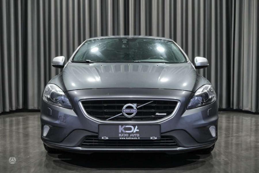 Grey Volvo V40 2013 in Marijampole, with an engine capacity of 1.98 L and mileage of 262 thousand km for 7950 €, photo 2 on AUTOMOTO.COM.LV