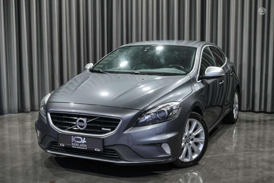 Grey Volvo V40 2013 in Marijampole, with an engine capacity of 1.98 L and mileage of 262 thousand km for 7950 €, photo 3 on AUTOMOTO.COM.LV