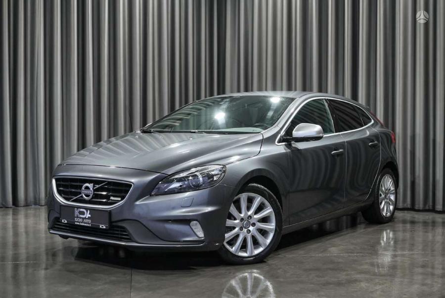 Grey Volvo V40 2013 in Marijampole, with an engine capacity of 1.98 L and mileage of 262 thousand km for 7950 €, photo 4 on AUTOMOTO.COM.LV
