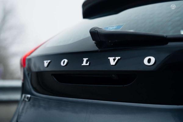 Pelēks Volvo V40 2013 Viļņa, ar dzinēja tilpumu 1.98 L un nobraukumu 231 tūkst. km par 7950 €, foto 9 vietnē AUTOMOTO.COM.LV