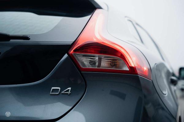Pelēks Volvo V40 2013 Viļņa, ar dzinēja tilpumu 1.98 L un nobraukumu 231 tūkst. km par 7950 €, foto 10 vietnē AUTOMOTO.COM.LV