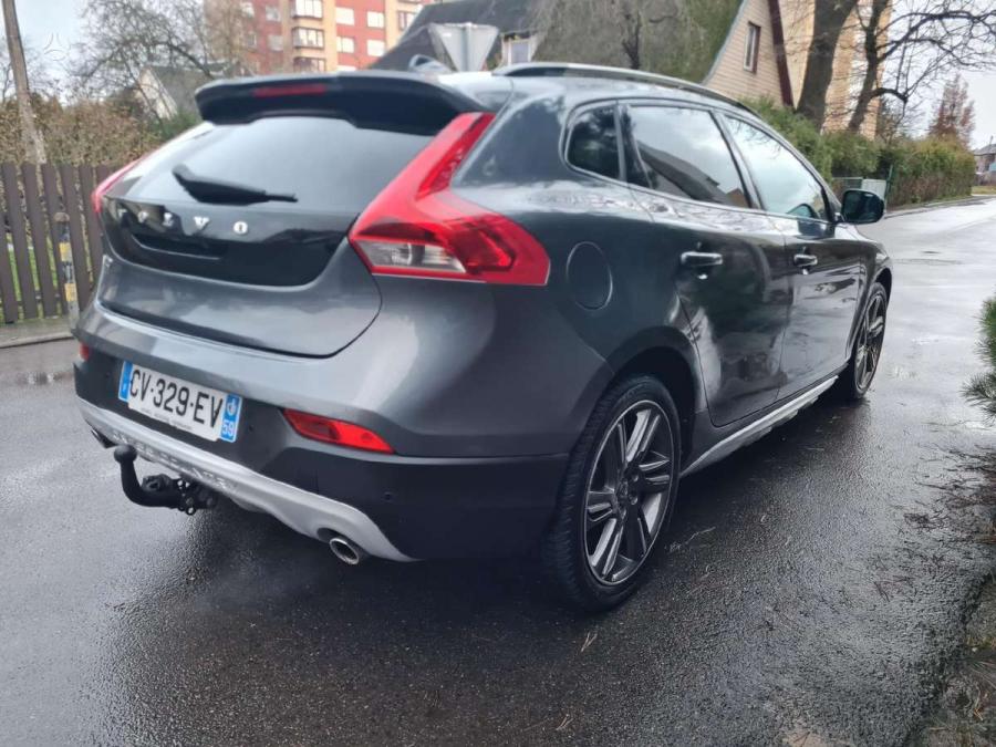 Pelēks Volvo V40 2013 Kauņa, ar dzinēja tilpumu 2.00 L un nobraukumu 198 tūkst. km par 7100 €, foto 22 vietnē AUTOMOTO.COM.LV
