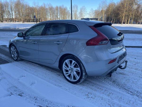 Pelēks Volvo V40 2013 Kauņa, ar dzinēja tilpumu 1.56 L un nobraukumu 210 tūkst. km par 5950 €, foto 10 vietnē AUTOMOTO.COM.LV