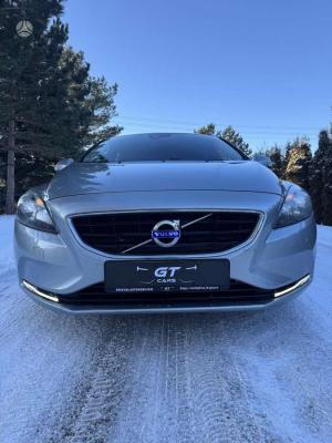 Pelēks Volvo V40 2013 Alīta, ar dzinēja tilpumu 1.56 L un nobraukumu 266 tūkst. km par 4850 €, foto 2 vietnē AUTOMOTO.COM.LV