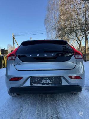 Pelēks Volvo V40 2013 Alīta, ar dzinēja tilpumu 1.56 L un nobraukumu 266 tūkst. km par 4850 €, foto 7 vietnē AUTOMOTO.COM.LV