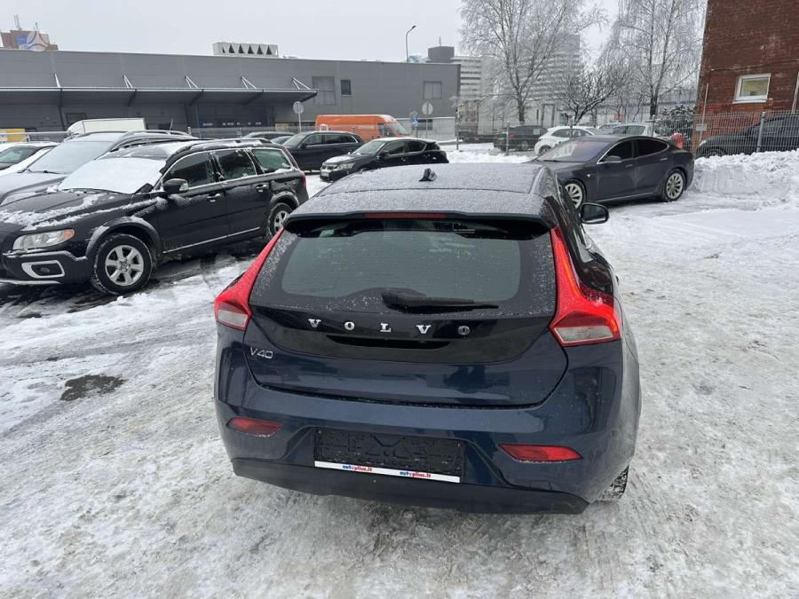 Pelēks Volvo V40 2013 Kauņa, ar dzinēja tilpumu 1.56 L un nobraukumu 216 tūkst. km par 5450 €, foto 4 vietnē AUTOMOTO.COM.LV