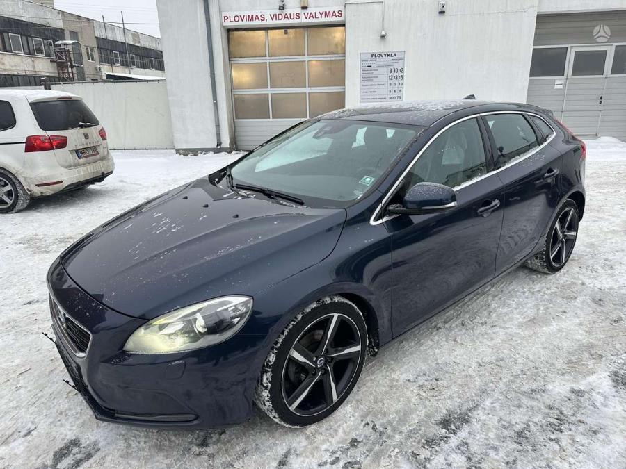 Pelēks Volvo V40 2013 Kauņa, ar dzinēja tilpumu 1.56 L un nobraukumu 216 tūkst. km par 5450 €, foto 8 vietnē AUTOMOTO.COM.LV