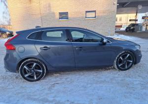 Grey Volvo V40 2013 in Ukmerge, with an engine capacity of 1.56 L and mileage of 254 thousand km for 6400 €, photo 5 on AUTOMOTO.COM.LV