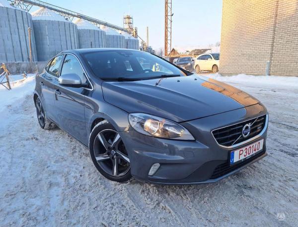 Grey Volvo V40 2013 in Ukmerge, with an engine capacity of 1.56 L and mileage of 254 thousand km for 6400 €, photo 6 on AUTOMOTO.COM.LV