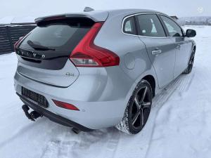 Pelēks Volvo V40 2013 Alīta, ar dzinēja tilpumu 1.98 L un nobraukumu 260 tūkst. km par 5900 €, foto 5 vietnē AUTOMOTO.COM.LV