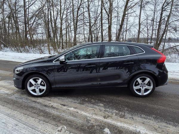 Pelēks Volvo V40 2013 Kauņa, ar dzinēja tilpumu 1.98 L un nobraukumu 234 tūkst. km par 6989 €, foto 8 vietnē AUTOMOTO.COM.LV