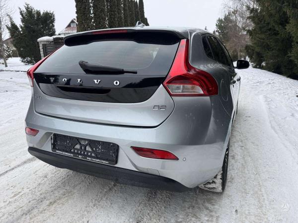 Pelēks Volvo V40 2013 Alīta, ar dzinēja tilpumu 1.56 L un nobraukumu 267 tūkst. km par 4799 €, foto 7 vietnē AUTOMOTO.COM.LV