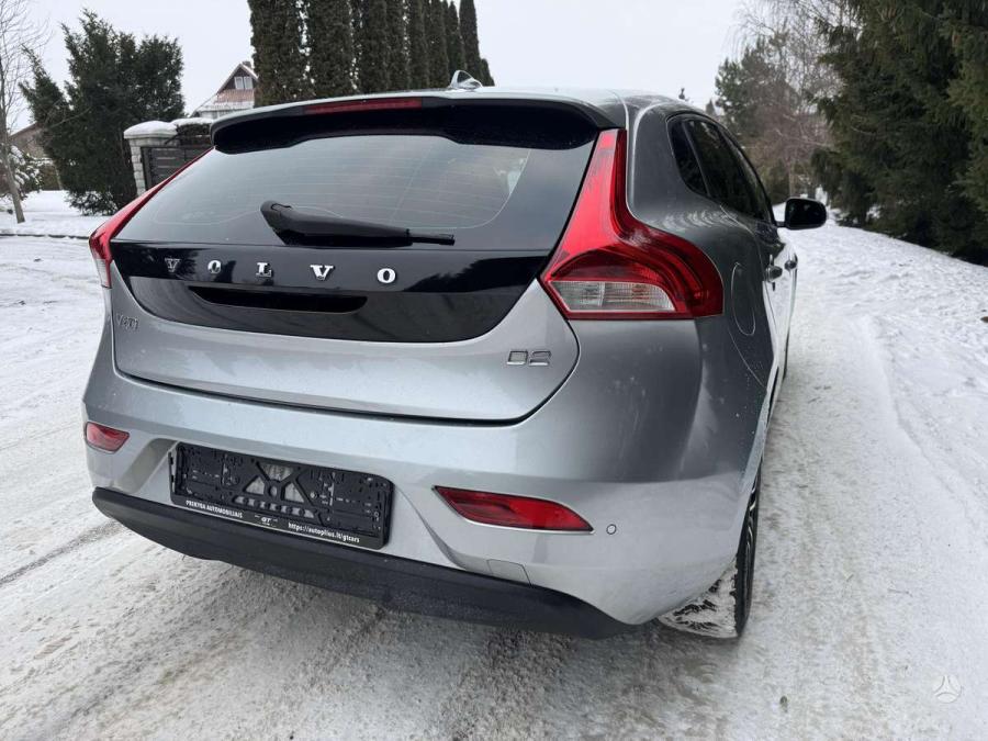 Pelēks Volvo V40 2013 Alīta, ar dzinēja tilpumu 1.56 L un nobraukumu 267 tūkst. km par 4799 €, foto 7 vietnē AUTOMOTO.COM.LV