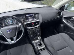 Pelēks Volvo V40 2013 Alīta, ar dzinēja tilpumu 1.56 L un nobraukumu 267 tūkst. km par 4799 €, foto 16 vietnē AUTOMOTO.COM.LV