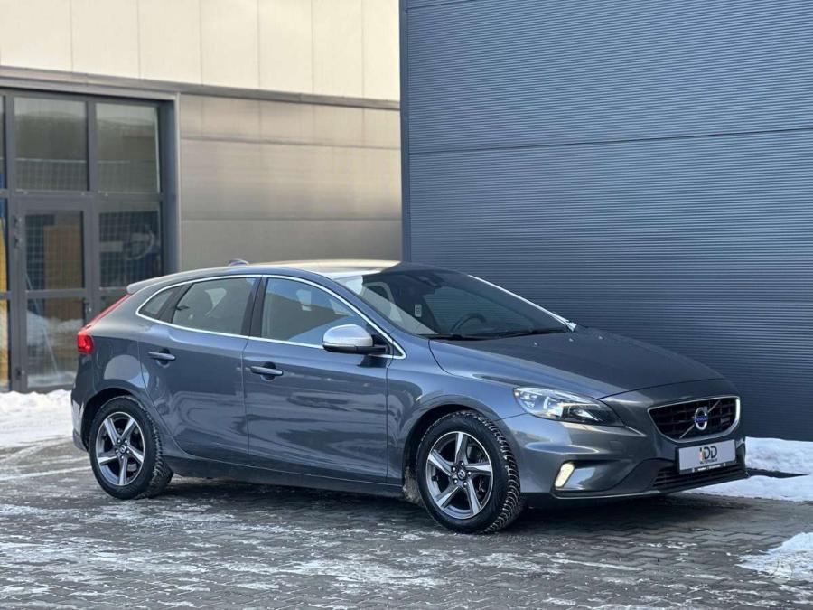 Pelēks Volvo V40 2013 Kauņa, ar dzinēja tilpumu 1.56 L un nobraukumu 273 tūkst. km par 5690 €, foto 3 vietnē AUTOMOTO.COM.LV
