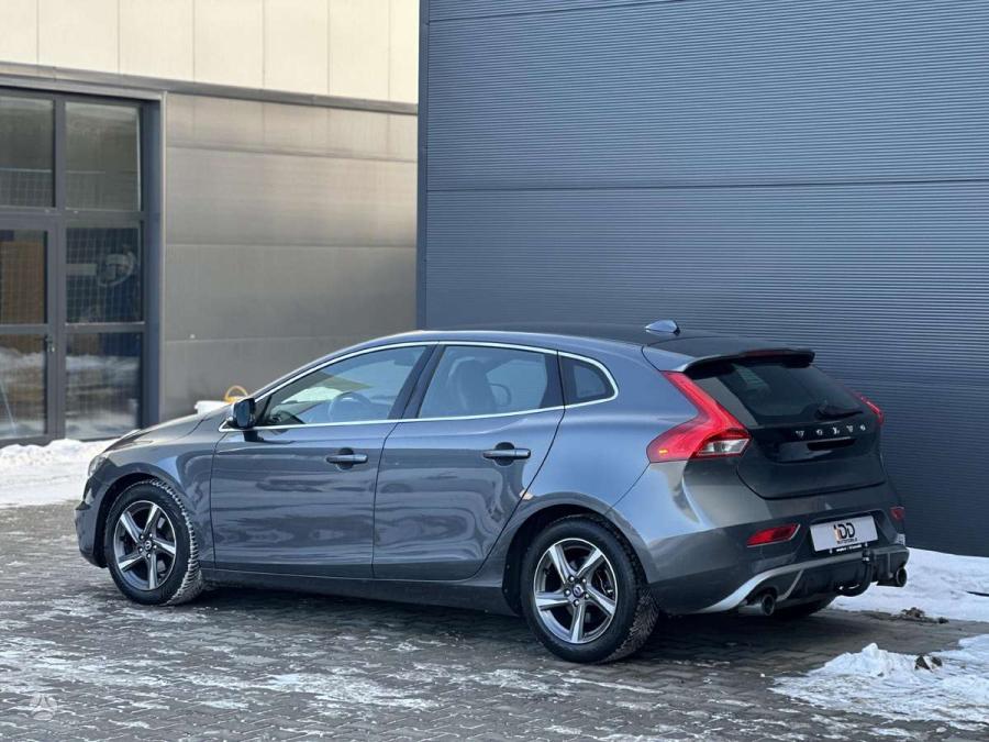 Pelēks Volvo V40 2013 Kauņa, ar dzinēja tilpumu 1.56 L un nobraukumu 273 tūkst. km par 5690 €, foto 4 vietnē AUTOMOTO.COM.LV