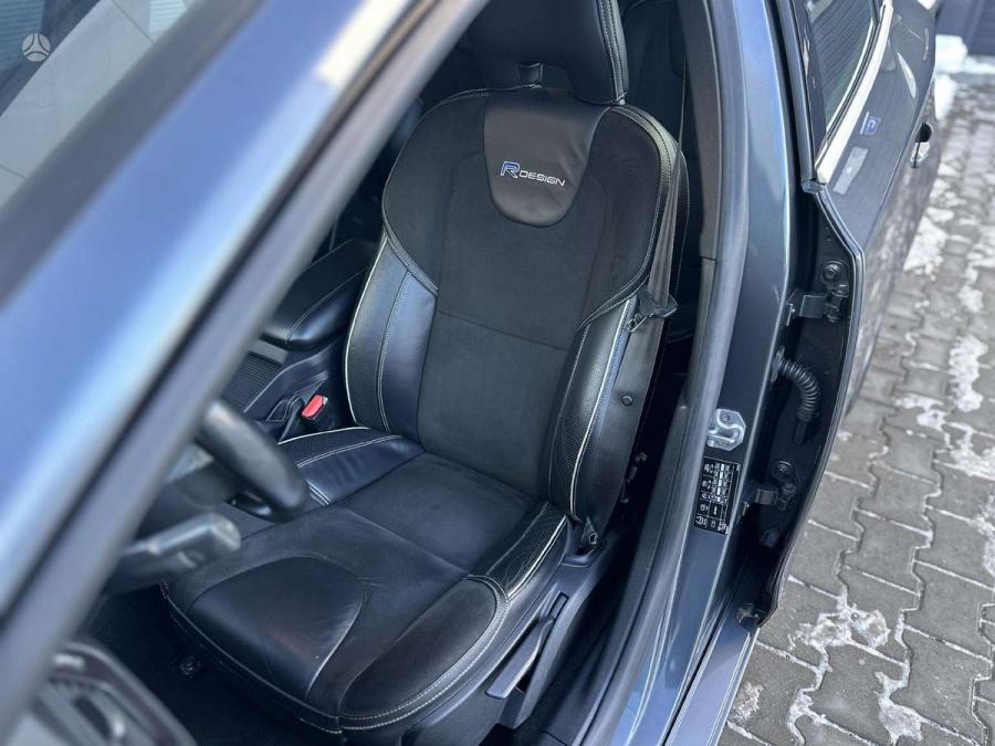 Pelēks Volvo V40 2013 Kauņa, ar dzinēja tilpumu 1.56 L un nobraukumu 273 tūkst. km par 5690 €, foto 9 vietnē AUTOMOTO.COM.LV