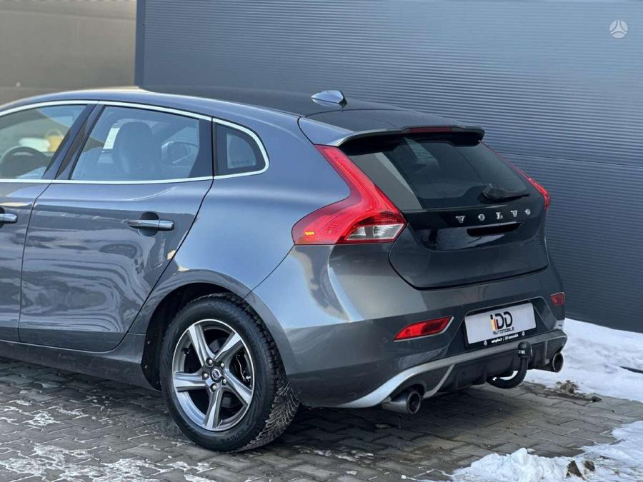 Pelēks Volvo V40 2013 Kauņa, ar dzinēja tilpumu 1.56 L un nobraukumu 273 tūkst. km par 5690 €, foto 26 vietnē AUTOMOTO.COM.LV