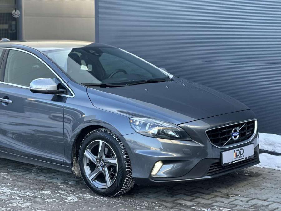 Pelēks Volvo V40 2013 Kauņa, ar dzinēja tilpumu 1.56 L un nobraukumu 273 tūkst. km par 5690 €, foto 27 vietnē AUTOMOTO.COM.LV