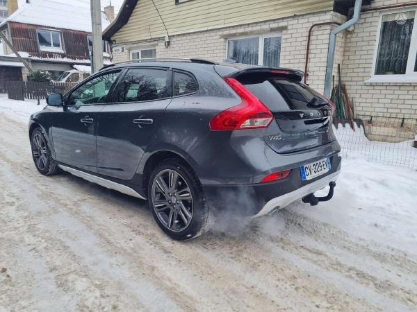 Pelēks Volvo V40 2013 Kauņa, ar dzinēja tilpumu 2.00 L un nobraukumu 198 tūkst. km par 6900 €, foto 7 vietnē AUTOMOTO.COM.LV