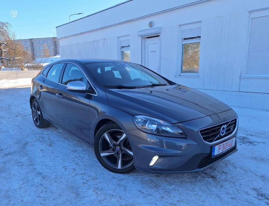 Grey Volvo V40 2013 in Ukmerge, with an engine capacity of 1.56 L and mileage of 254 thousand km for 6400 €, photo 6 on AUTOMOTO.COM.LV