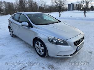 Grey Volvo V40 2013 in Rapla, with an engine capacity of 1.60 L and mileage of 366 thousand km for 5900 €, photo 3 on AUTOMOTO.COM.LV