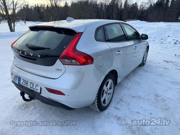 Pelēks Volvo V40 2013 Rapla, ar dzinēja tilpumu 1.60 L un nobraukumu 366 tūkst. km par 5900 €, foto 6 vietnē AUTOMOTO.COM.LV