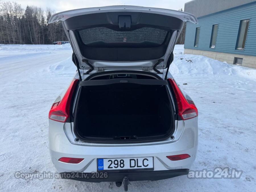 Grey Volvo V40 2013 in Rapla, with an engine capacity of 1.60 L and mileage of 366 thousand km for 5900 €, photo 8 on AUTOMOTO.COM.LV