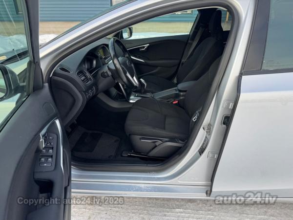 Grey Volvo V40 2013 in Rapla, with an engine capacity of 1.60 L and mileage of 366 thousand km for 5900 €, photo 11 on AUTOMOTO.COM.LV
