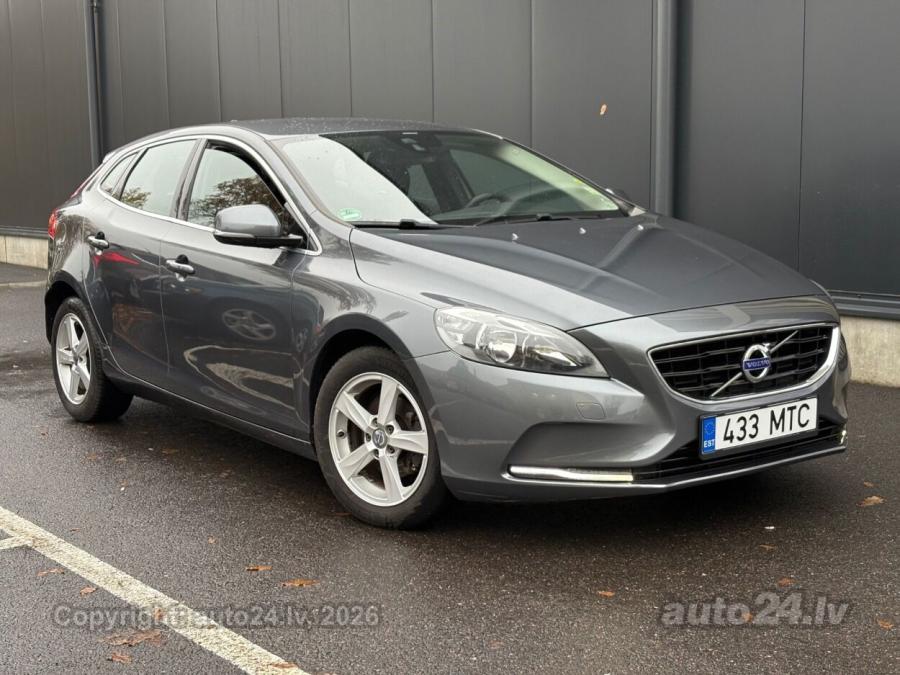 Pelēks Volvo V40 2013 Tallina, ar dzinēja tilpumu 1.60 L un nobraukumu 280 tūkst. km par 6499 €, foto 3 vietnē AUTOMOTO.COM.LV