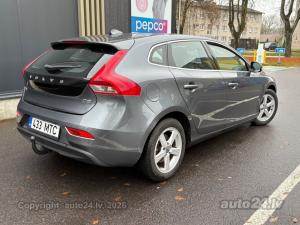 Pelēks Volvo V40 2013 Tallina, ar dzinēja tilpumu 1.60 L un nobraukumu 280 tūkst. km par 6499 €, foto 4 vietnē AUTOMOTO.COM.LV