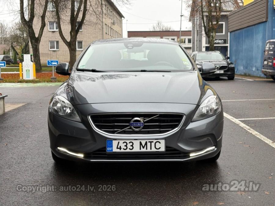 Pelēks Volvo V40 2013 Tallina, ar dzinēja tilpumu 1.60 L un nobraukumu 280 tūkst. km par 6499 €, foto 5 vietnē AUTOMOTO.COM.LV
