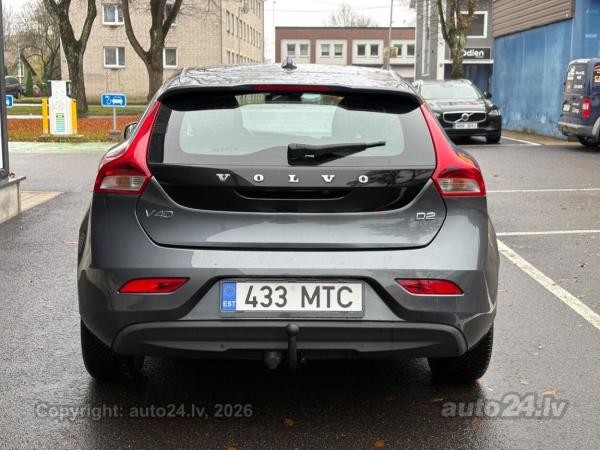 Grey Volvo V40 2013 in Tallinn, with an engine capacity of 1.60 L and mileage of 280 thousand km for 6499 €, photo 6 on AUTOMOTO.COM.LV