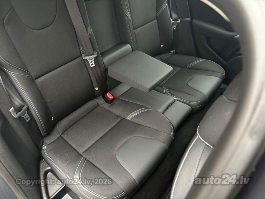 Pelēks Volvo V40 2013 Tallina, ar dzinēja tilpumu 1.60 L un nobraukumu 280 tūkst. km par 6499 €, foto 17 vietnē AUTOMOTO.COM.LV