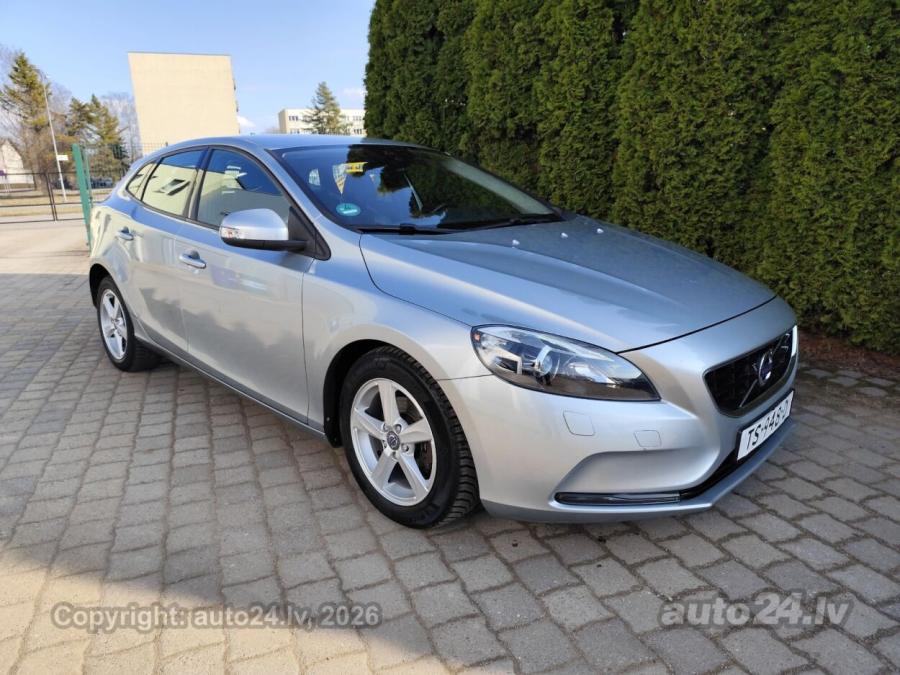 Pelēks Volvo V40 2013 Paide, ar dzinēja tilpumu 1.60 L un nobraukumu 253 tūkst. km par 6990 €, foto 6 vietnē AUTOMOTO.COM.LV