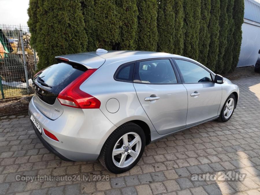 Pelēks Volvo V40 2013 Paide, ar dzinēja tilpumu 1.60 L un nobraukumu 253 tūkst. km par 6990 €, foto 8 vietnē AUTOMOTO.COM.LV