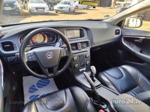 Pelēks Volvo V40 2013 Paide, ar dzinēja tilpumu 1.60 L un nobraukumu 253 tūkst. km par 6990 €, foto 14 vietnē AUTOMOTO.COM.LV