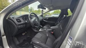Pelēks Volvo V40 2013 Liepāja, ar dzinēja tilpumu 2.00 L un nobraukumu 275 tūkst. km par 7500 €, foto 8 vietnē AUTOMOTO.COM.LV