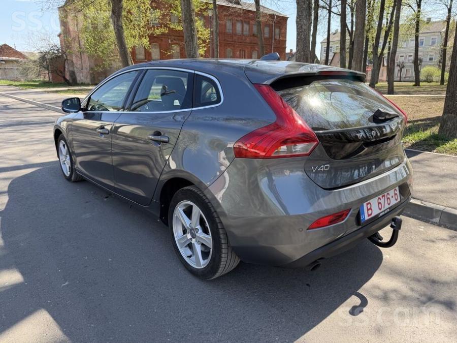 Pelēks Volvo V40 2013 Daugavpils, ar dzinēja tilpumu 1.60 L un nobraukumu 243 tūkst. km par 7350 €, foto 4 vietnē AUTOMOTO.COM.LV
