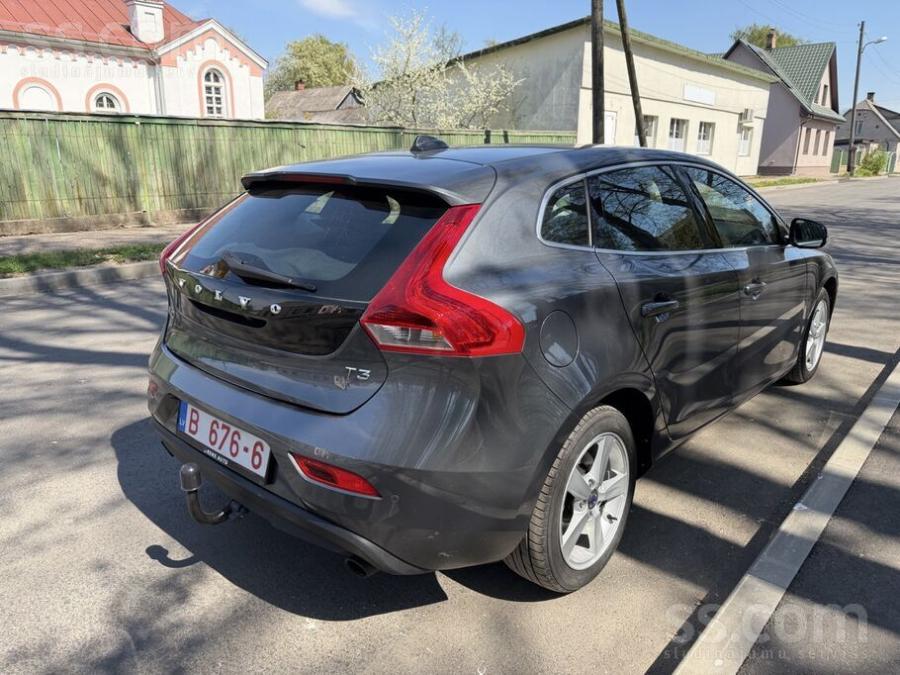 Pelēks Volvo V40 2013 Daugavpils, ar dzinēja tilpumu 1.60 L un nobraukumu 243 tūkst. km par 7350 €, foto 6 vietnē AUTOMOTO.COM.LV